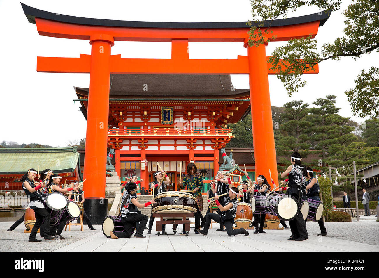 First Lady Michelle Obama joins Taiko drummers at center drum prior to ...