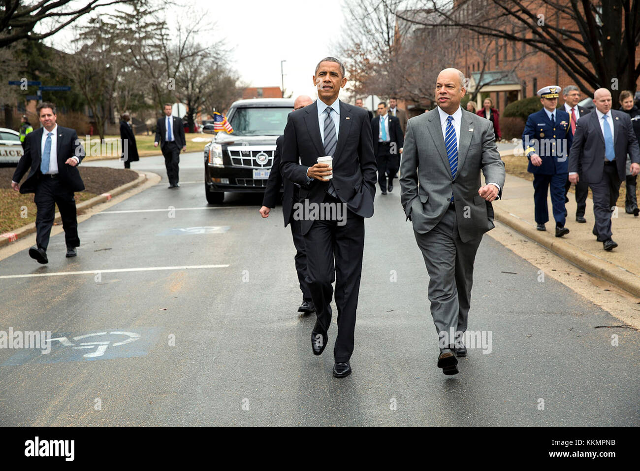 President Barack Obama and Homeland Security Secretary Jeh Johnson walk ...
