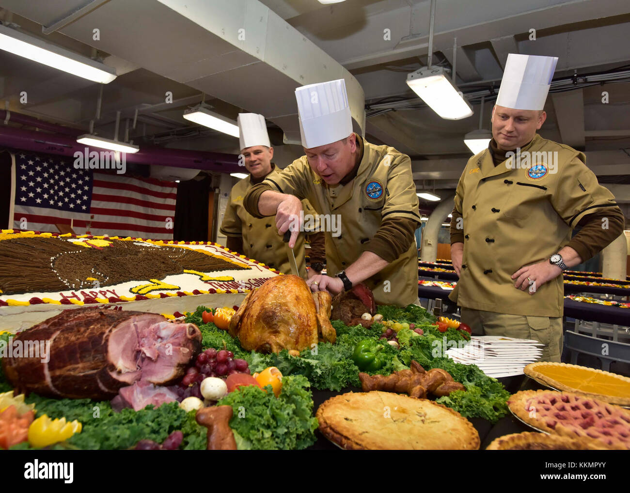 PACIFIC OCEAN (Nov. 23, 2017) U.S. Navy Capt. Kevin Lenox, commanding ...