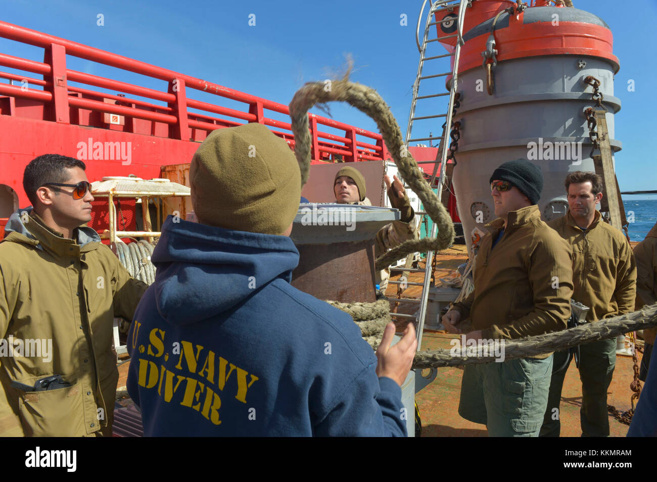 ATLANTIC OCEAN (Nov. 24, 2017) Sailors from Undersea Rescue Command ...