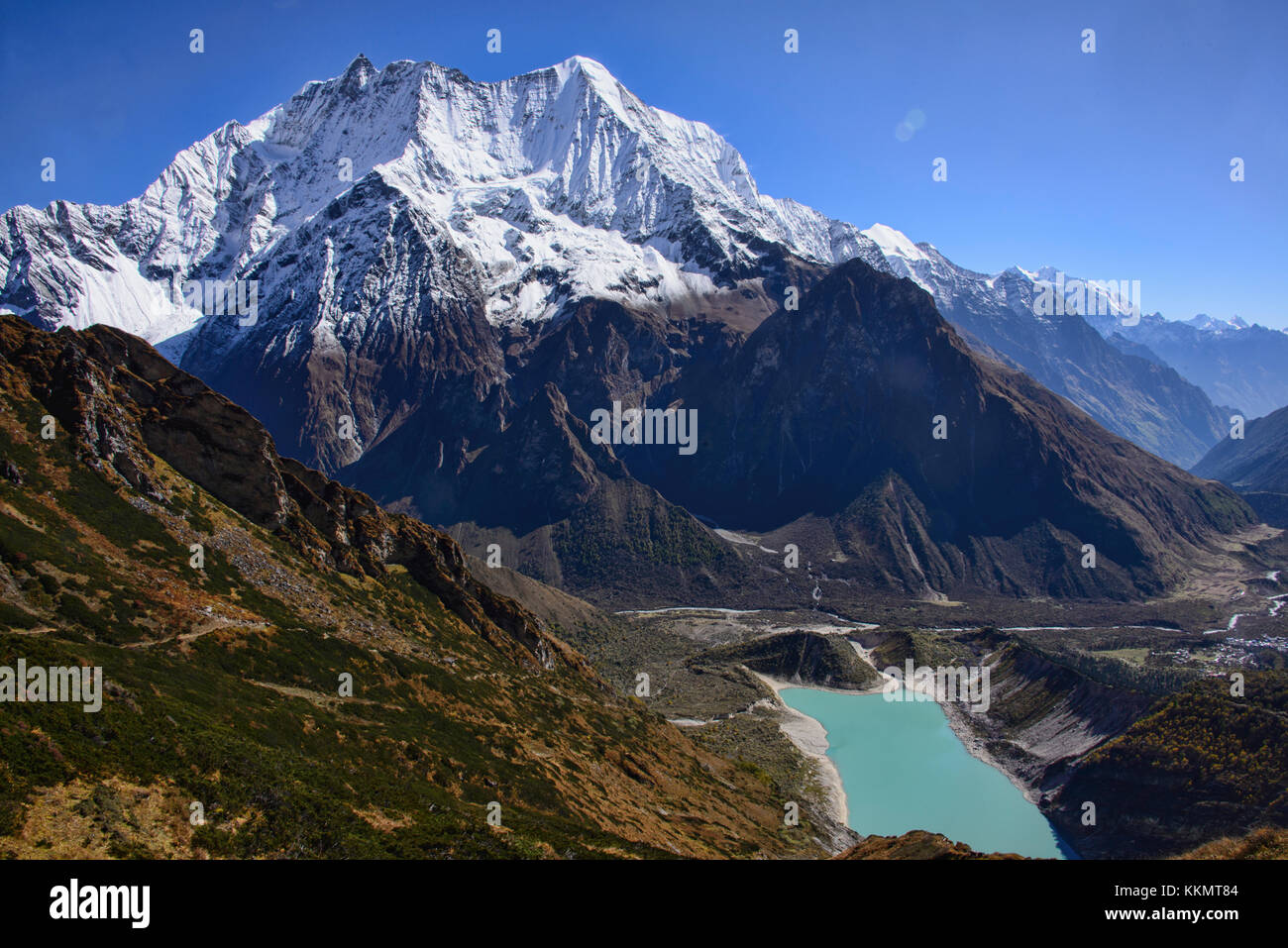 The view of Kutang Himal from Manaslu Basecamp on the Manaslu Circuit ...