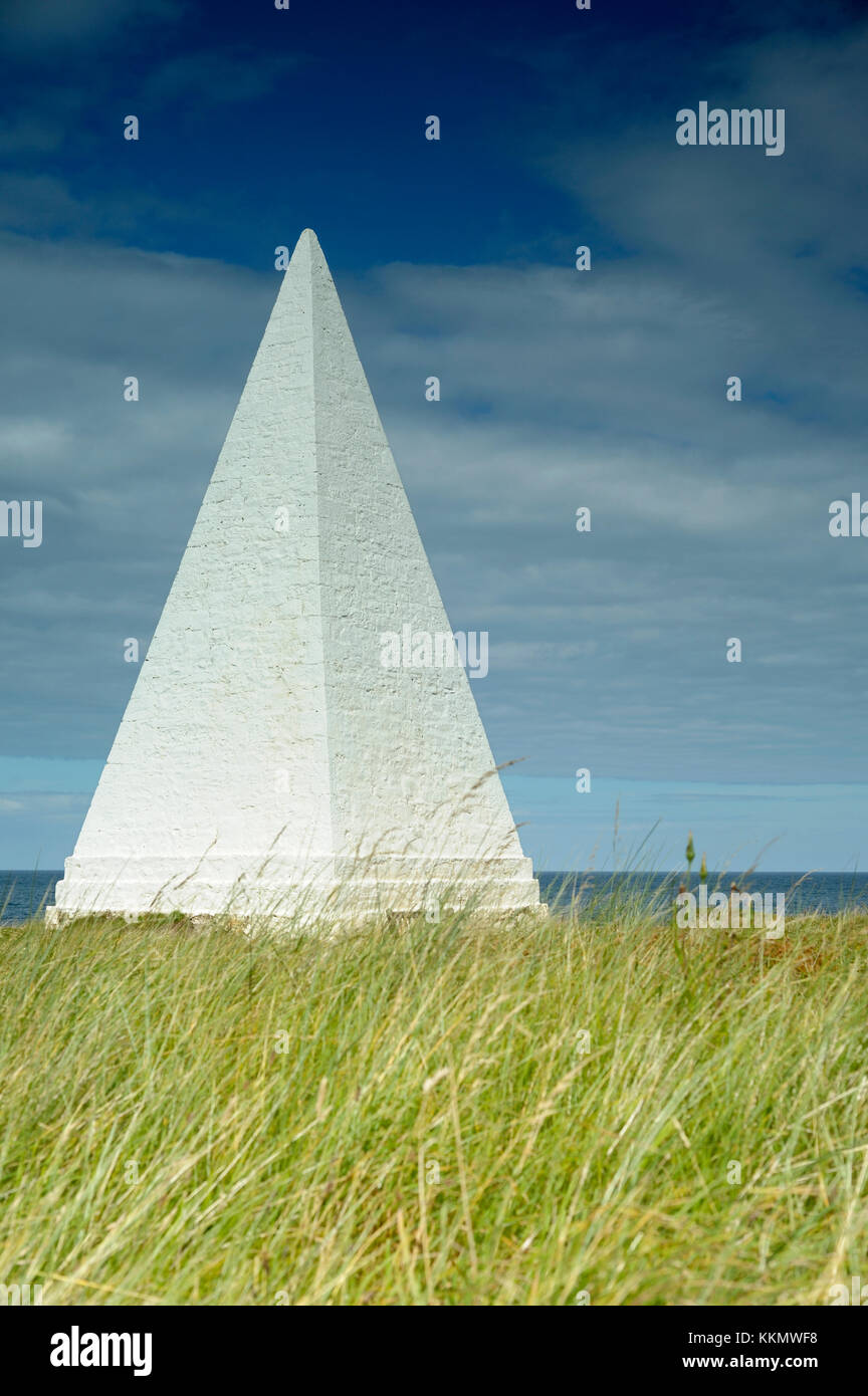 Brick pyramid hi-res stock photography and images - Alamy