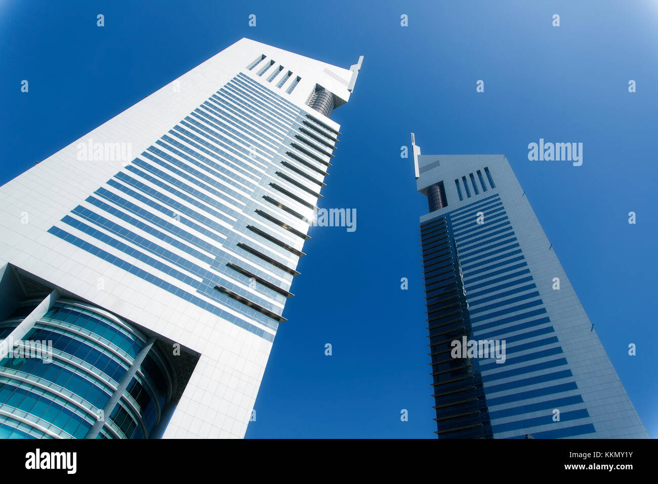 Beautiful mirror buildings, two of them, from a personal perspective ...