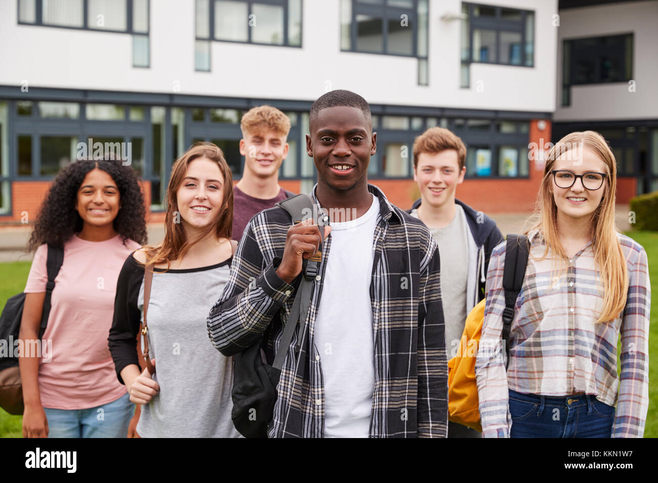 Black college student campus hi-res stock photography and images - Alamy