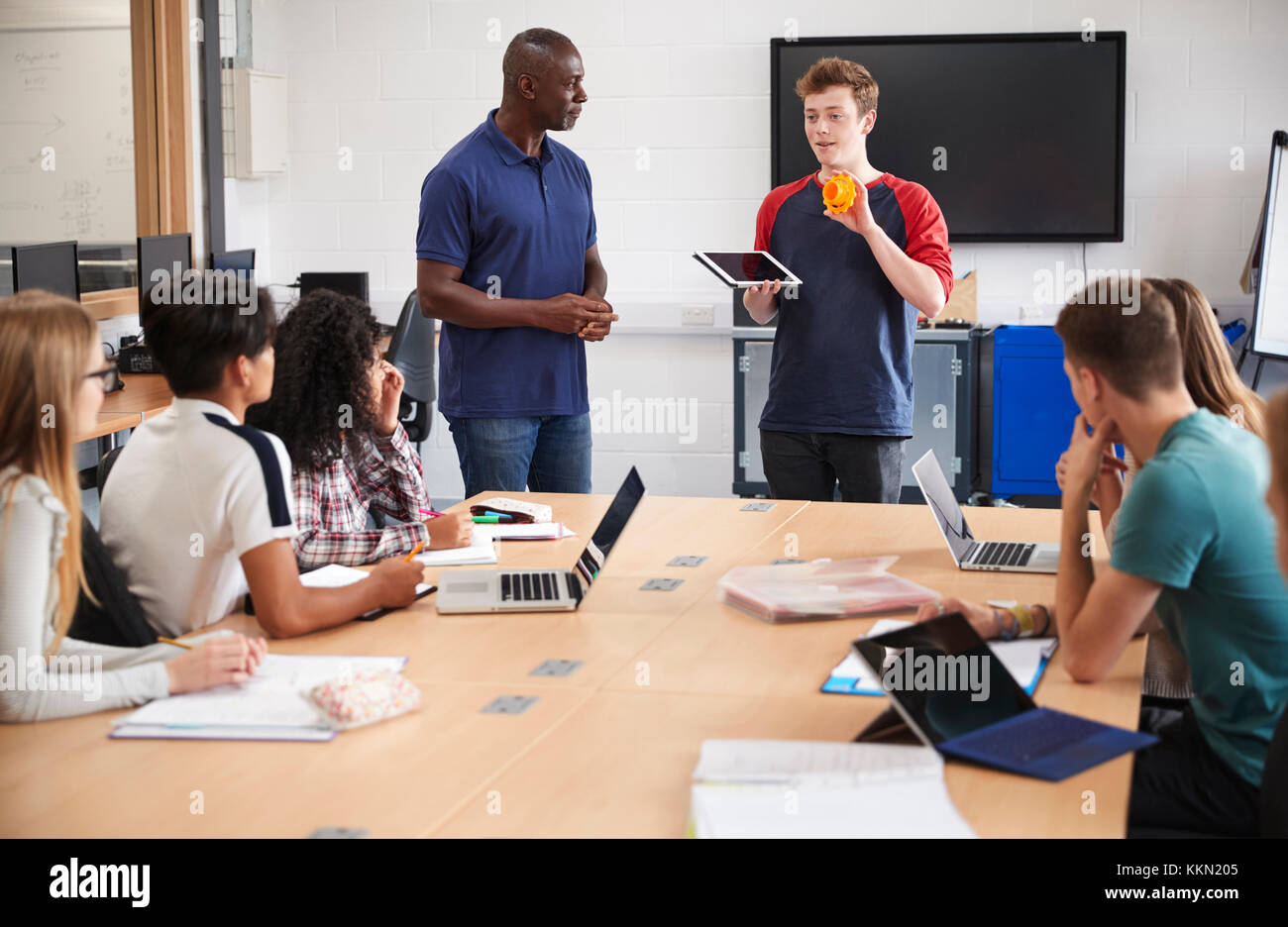 Student presentation hi-res stock photography and images - Alamy