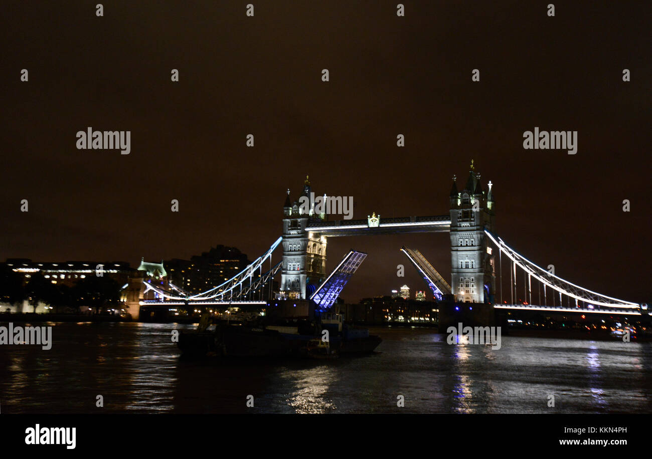 Tower Bridge by night, London Stock Photo - Alamy