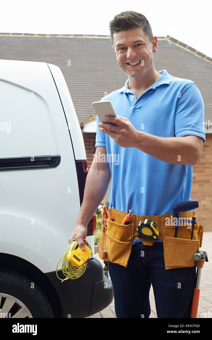 Electrician van hi-res stock photography and images - Alamy