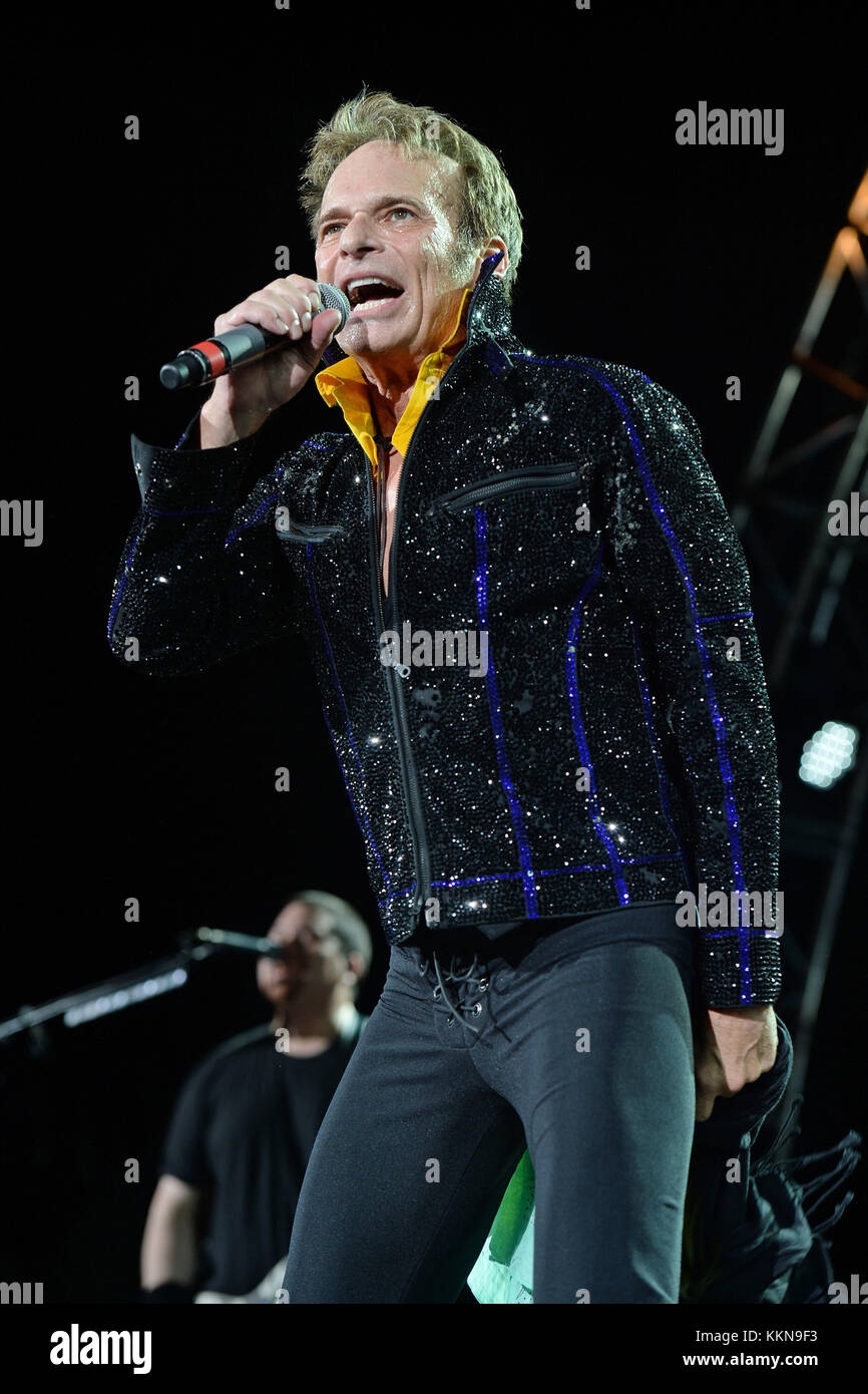 WEST PALM BEACH, FL - SEPTEMBER 15: David Lee Roth of Van Halen ...