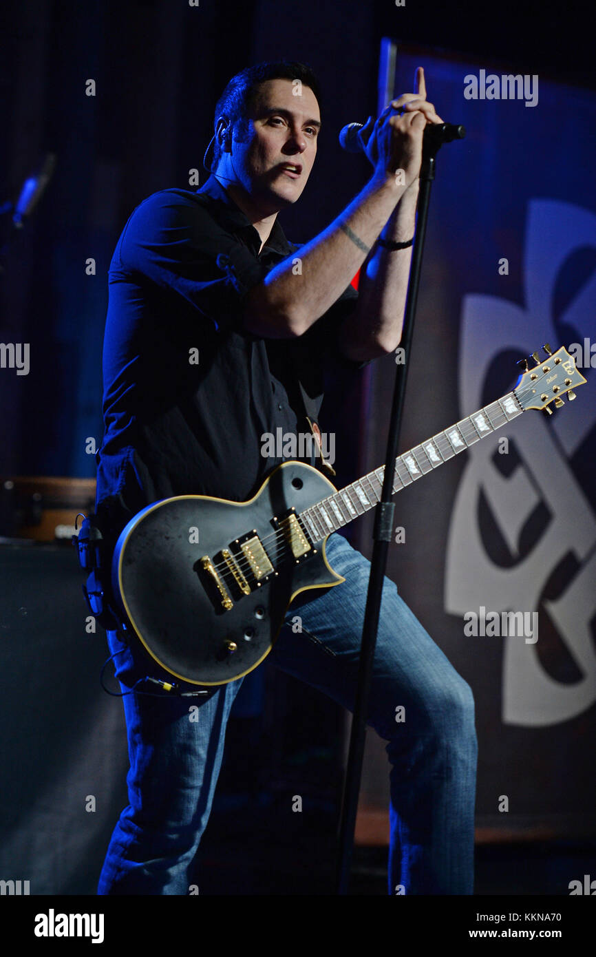Breaking benjamin hi-res stock photography and images - Alamy