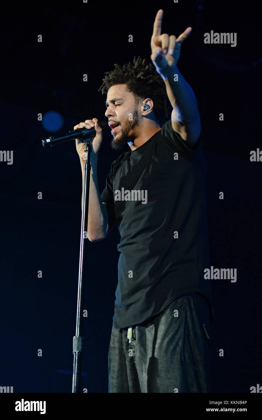 WEST PALM BEACH, FL - AUGUST 18: Hip hop recording artist Jermaine ...