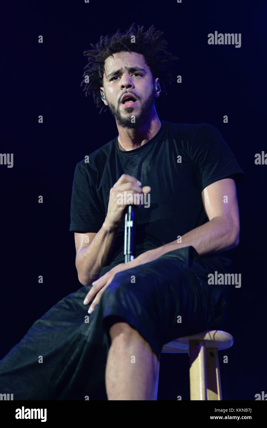 WEST PALM BEACH, FL - AUGUST 18: Hip hop recording artist Jermaine ...