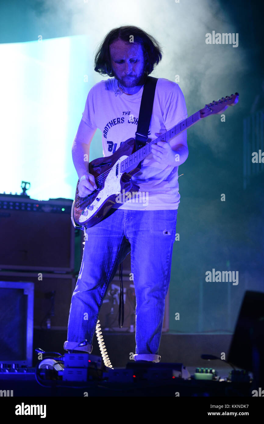 Mike einziger hi-res stock photography and images - Alamy