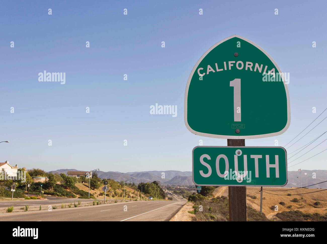 CALIFORNIA, USA - AUG 15 2013: California highway 1 green sign on the ...