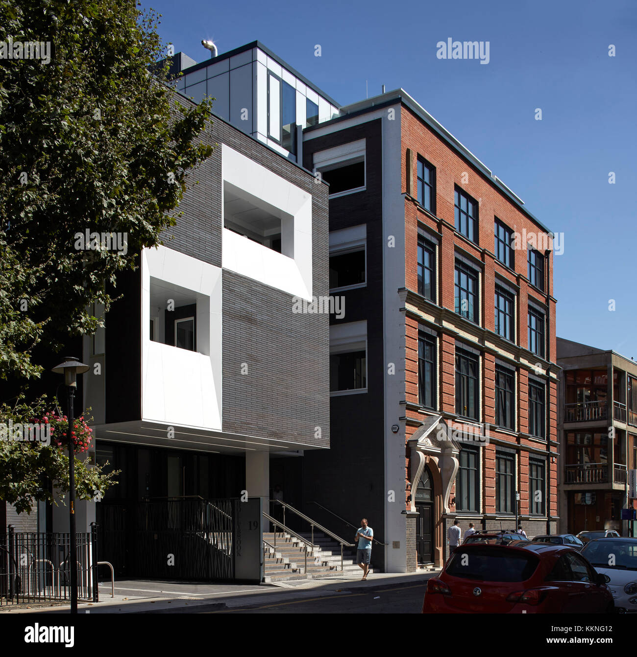 Detail view with modern addition. 19 Queen Elizabeth Street, London ...