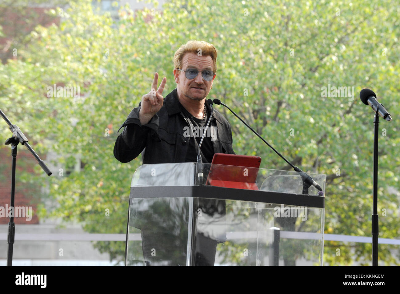 NEW YORK, NY - JULY 29: Yoko Ono, Bono, Salil Shetty and The Edge ...