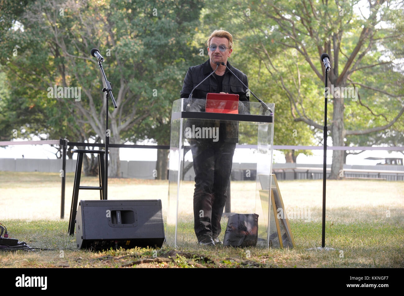 NEW YORK, NY - JULY 29: Yoko Ono, Bono, Salil Shetty and The Edge ...