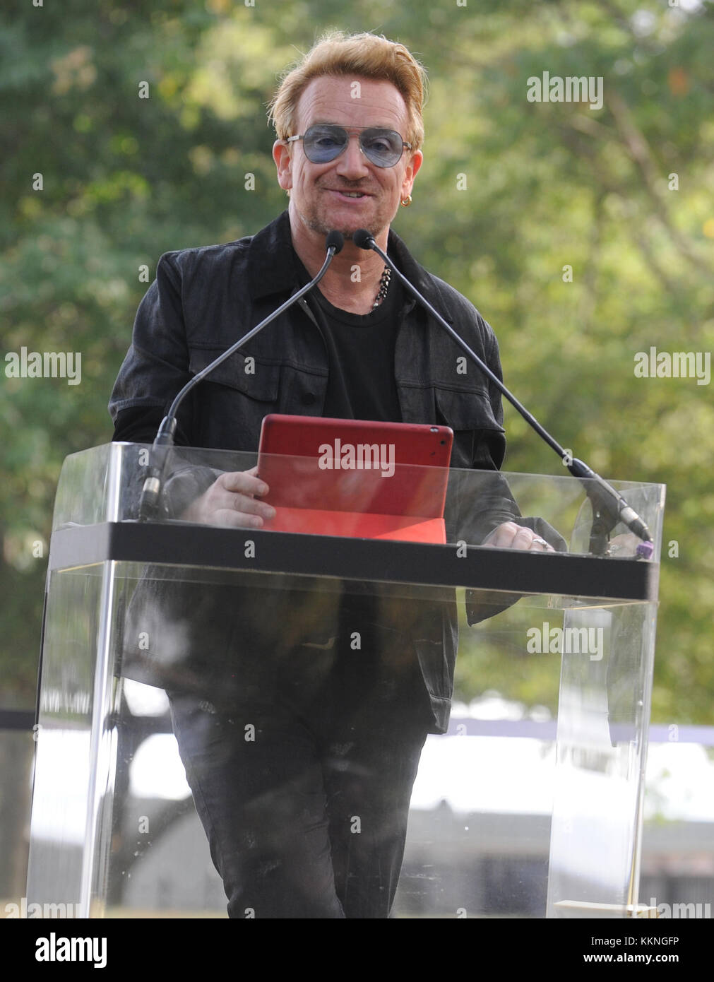 NEW YORK, NY - JULY 29: Yoko Ono, Bono, Salil Shetty and The Edge ...