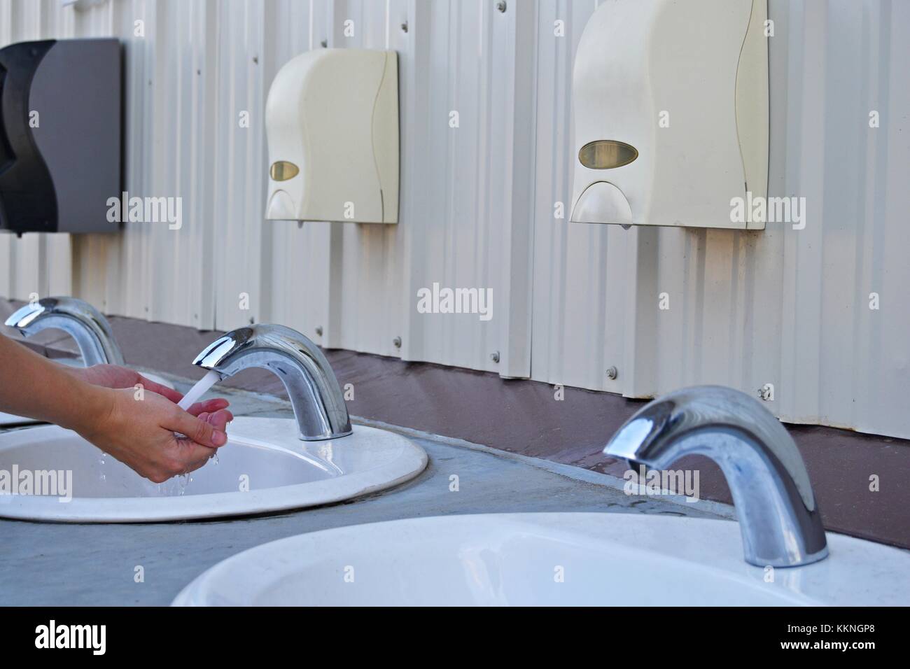 Outdoor wash basin hi-res stock photography and images - Alamy