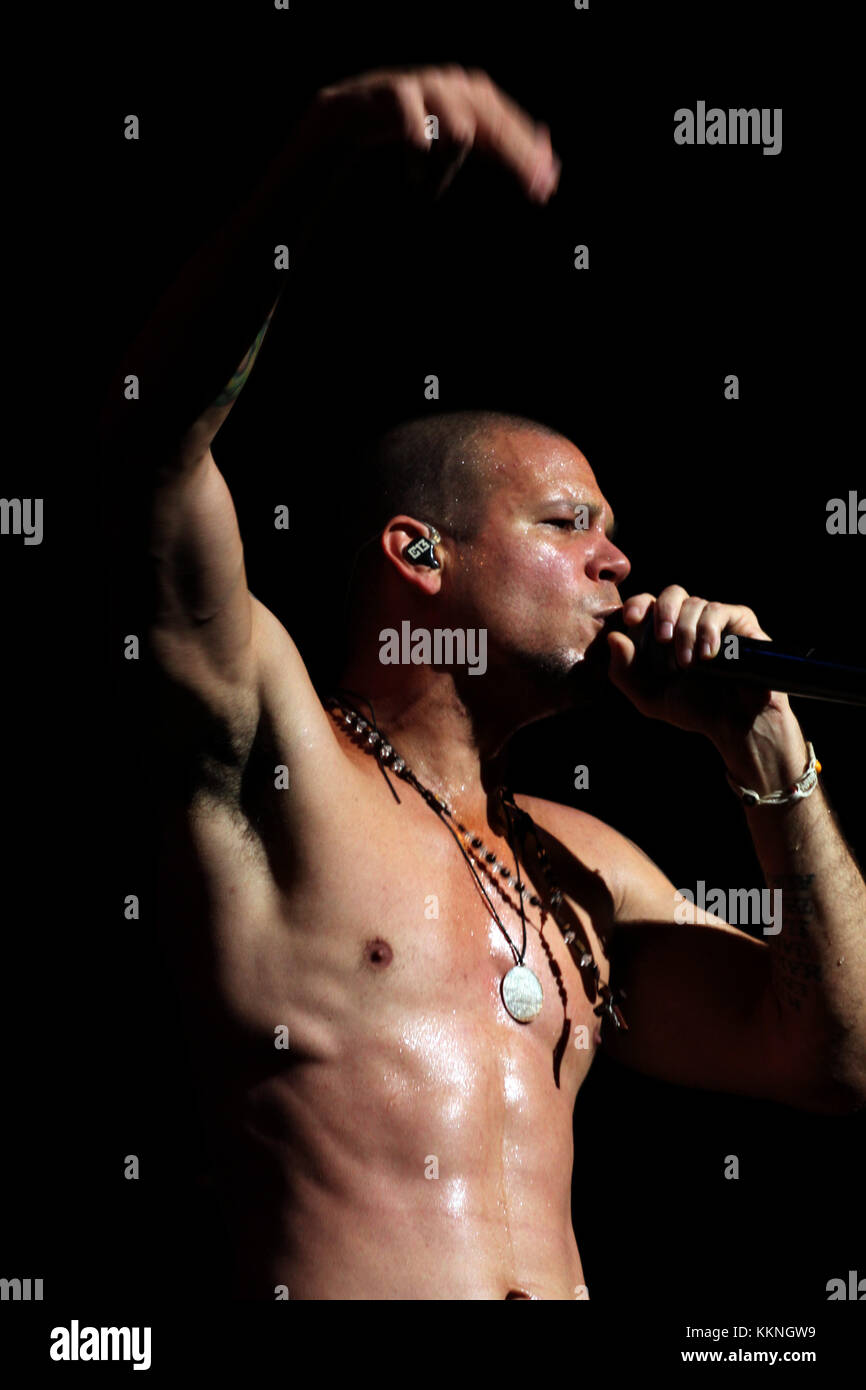 Rappers from london hi-res stock photography and images - Alamy