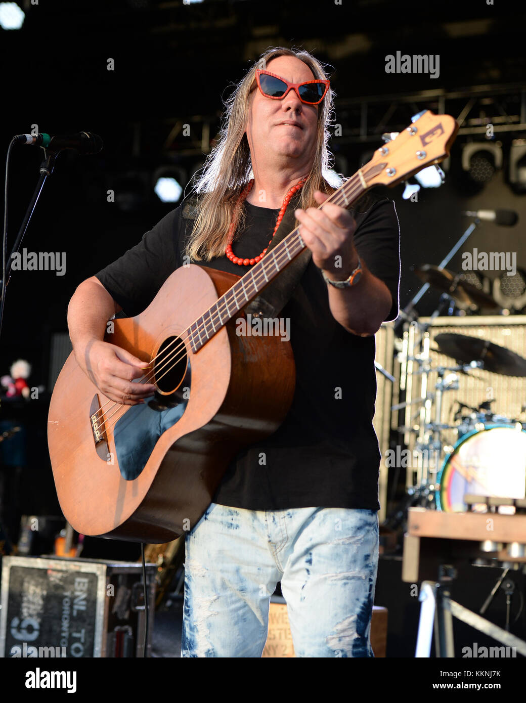 Violent femmes hi-res stock photography and images - Alamy