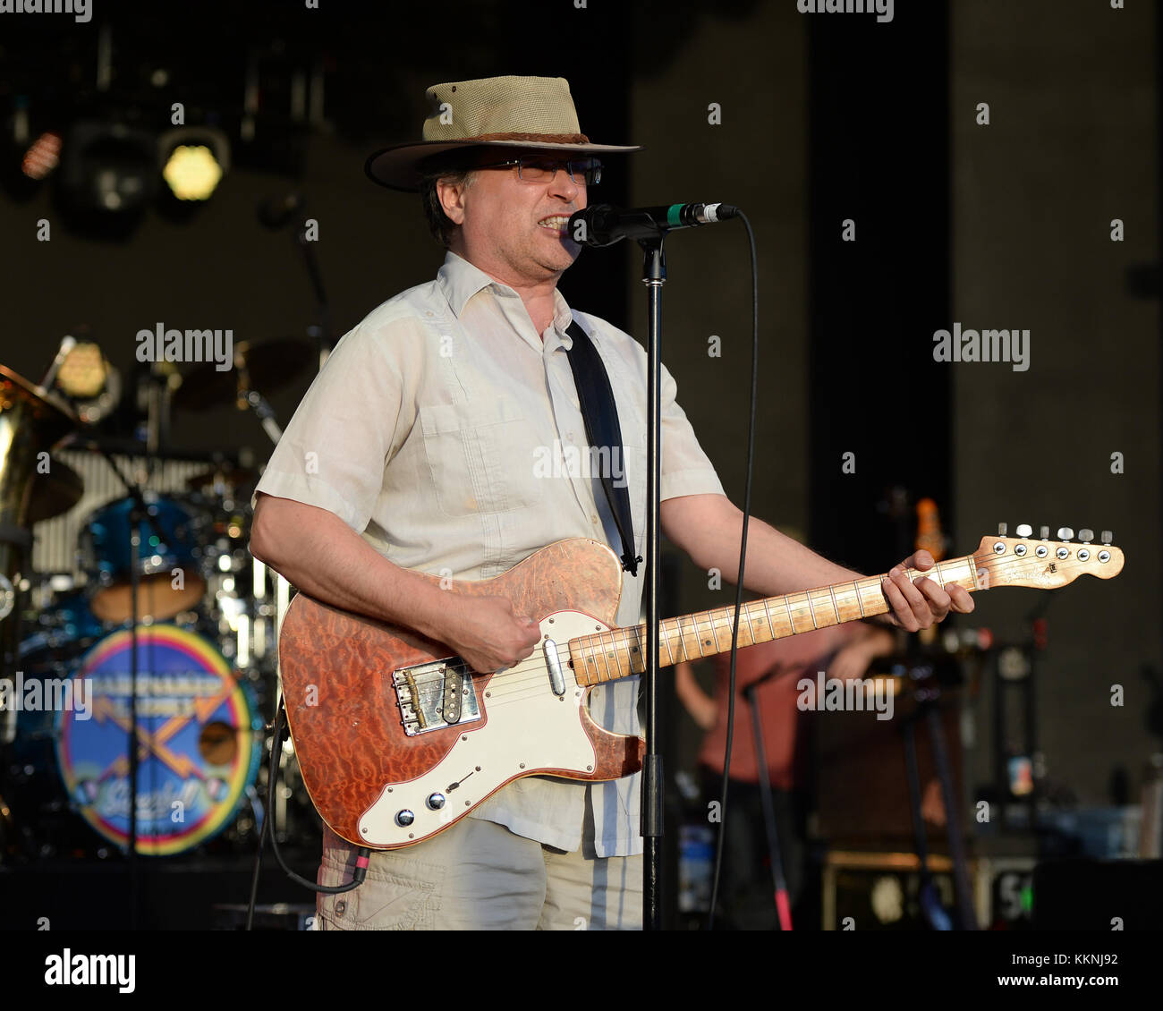 Violent femmes hi-res stock photography and images - Alamy