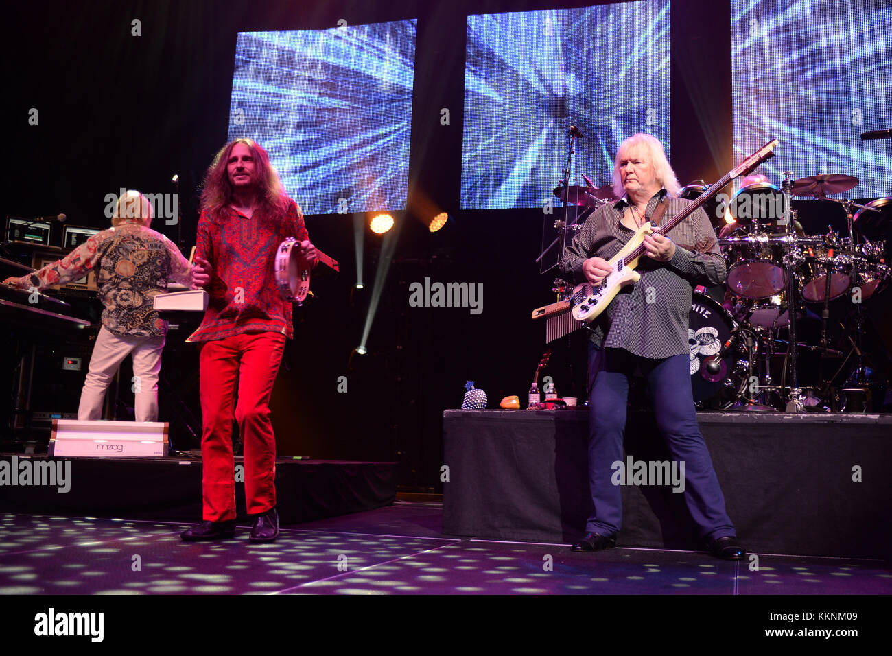 HOLLYWOOD FL - AUGUST 01: Geoff Downes, Alan White, Jon Davison, Chris ...