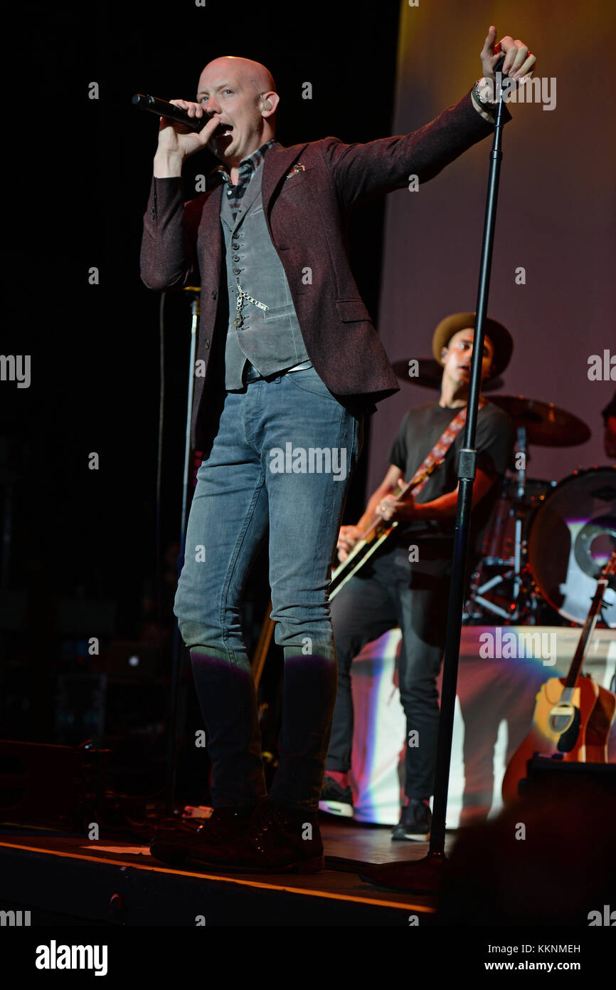 WEST PALM BEACH FL - JUNE 07: Isaac Slade of The Fray performs at the ...