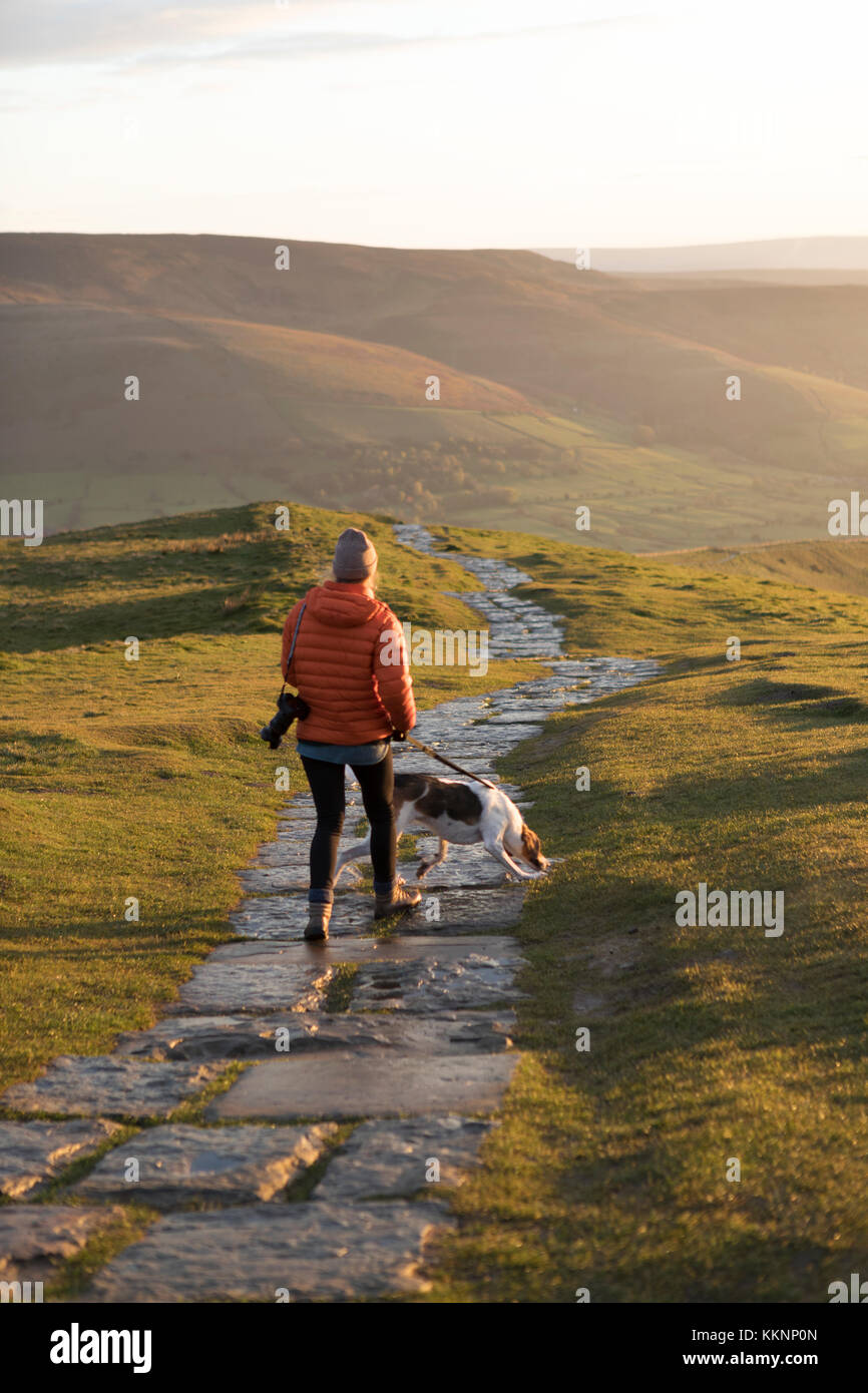 UK, Mam Tor, walker on the pathway along the 'Great Ridge' from Mam Tor ...