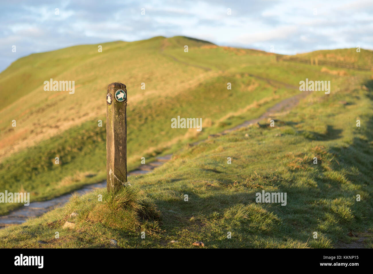 UK, Mam Tor, footpath sign on the pathway along the 'Great Ridge' from ...