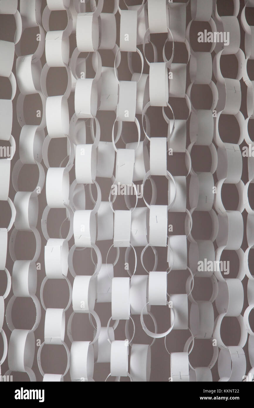 Christmas paper chain hi-res stock photography and images - Alamy