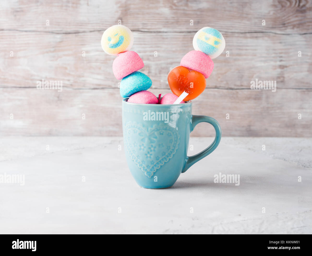 Cake pop smile hi-res stock photography and images - Alamy