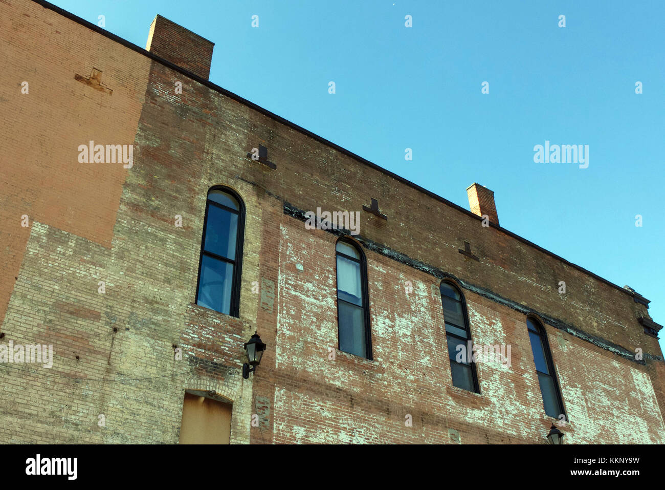 Commercial building brick wall hi-res stock photography and images - Alamy