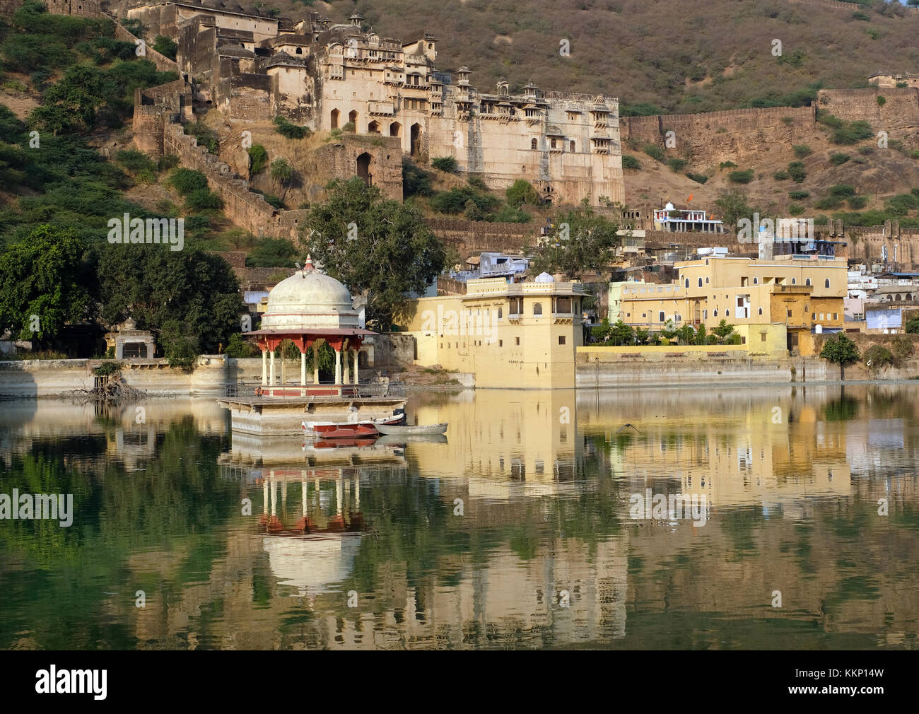 Bundi, Rajasthan,India. Palace and lake Stock Photo - Alamy