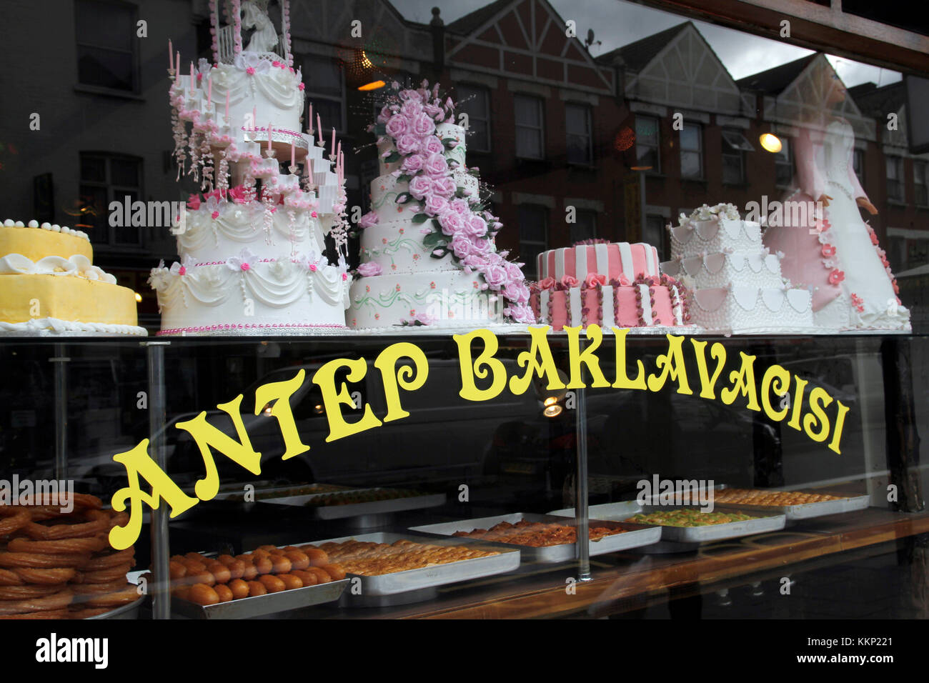 North london cake shop hi-res stock photography and images - Alamy