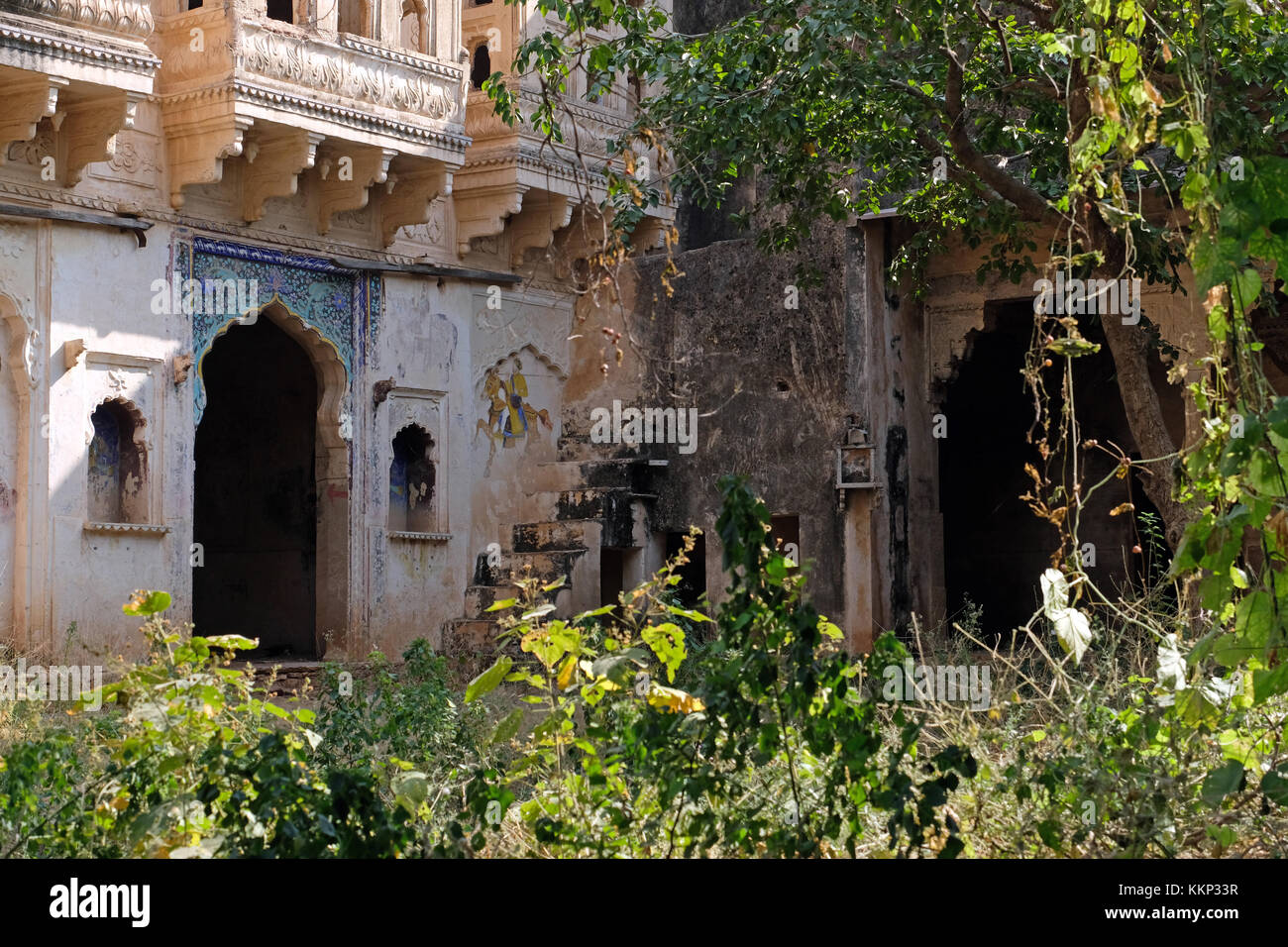 The Taragarh Fort, Bundi,Rajasthan,India. This Rajput fort is falling ...