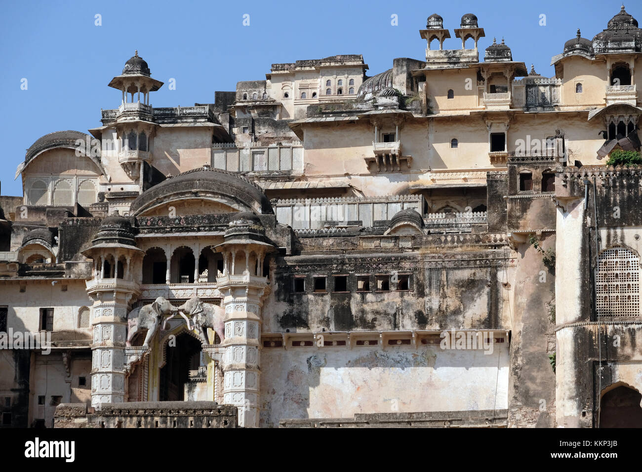 Bundi Palace in Rajasthan,India., with it's Elephant Gate Stock Photo ...