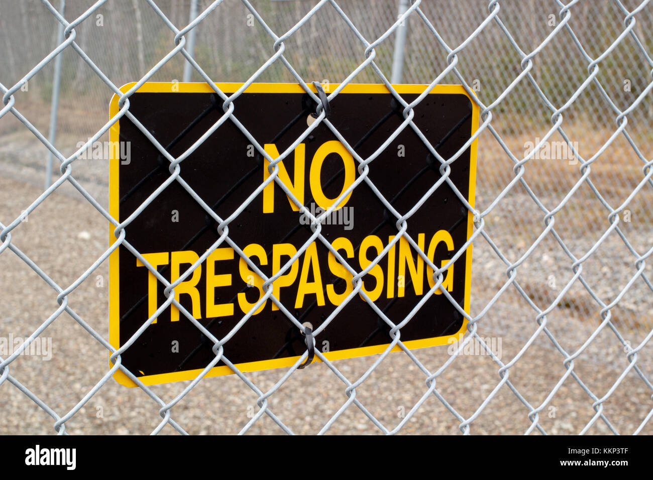 No entry sign chain hi-res stock photography and images - Alamy