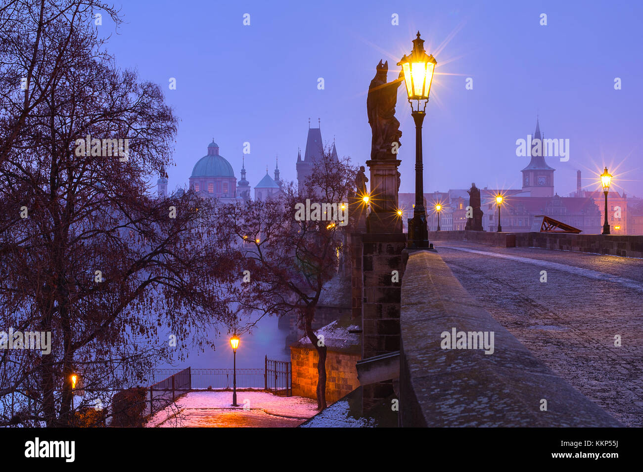 Sunrise on Charles Bridge in winter in Prague Stock Photo - Alamy