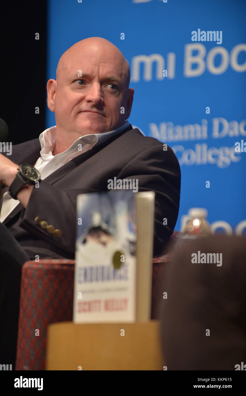 Astronaut Scott Kelly In Conversation With Dr. Jorge Perez-Gallego ...