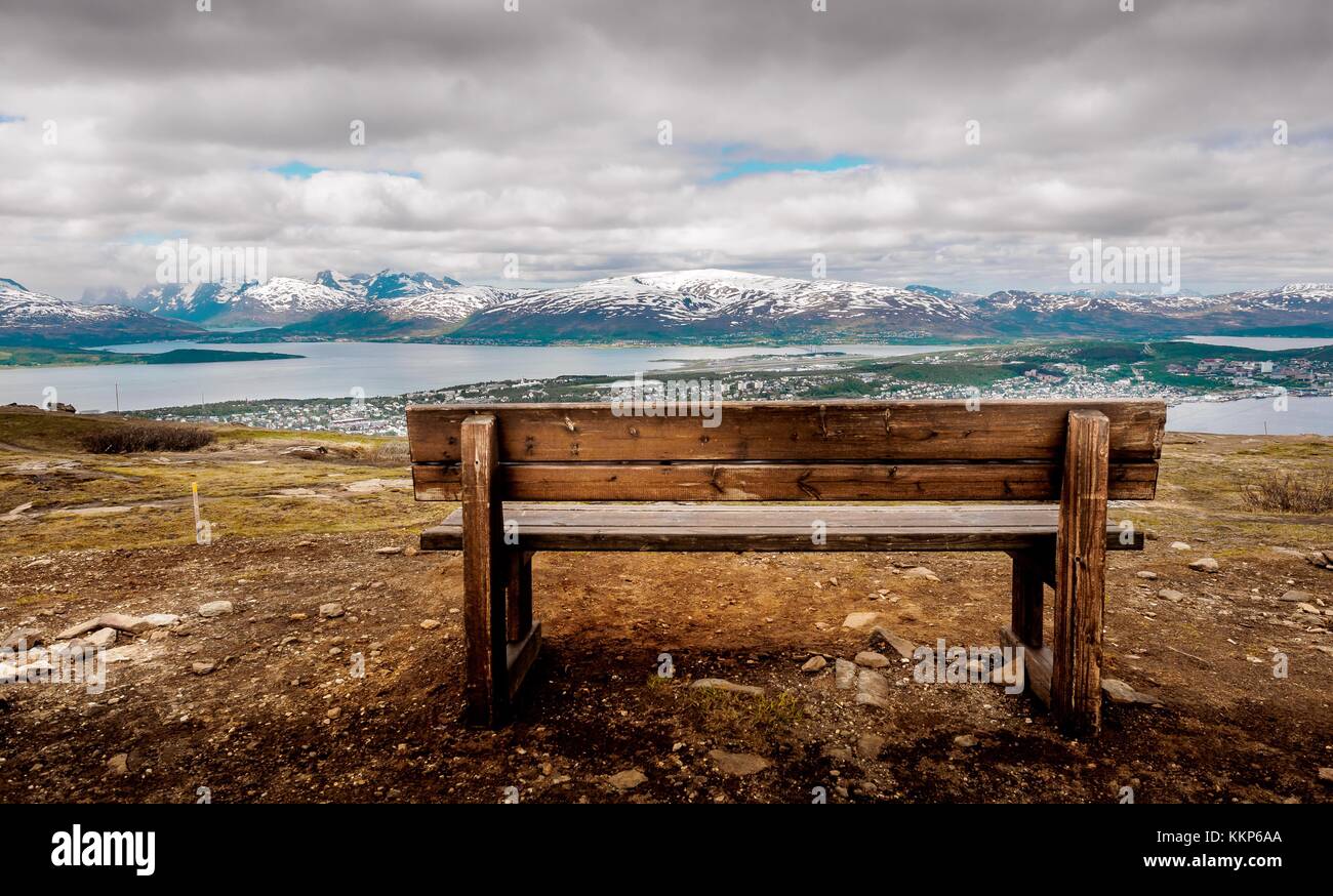 Bench overlook hi-res stock photography and images - Alamy