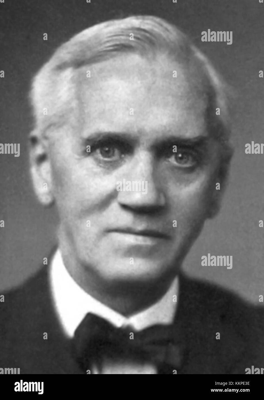 Alexander fleming penicillin hi-res stock photography and images - Alamy