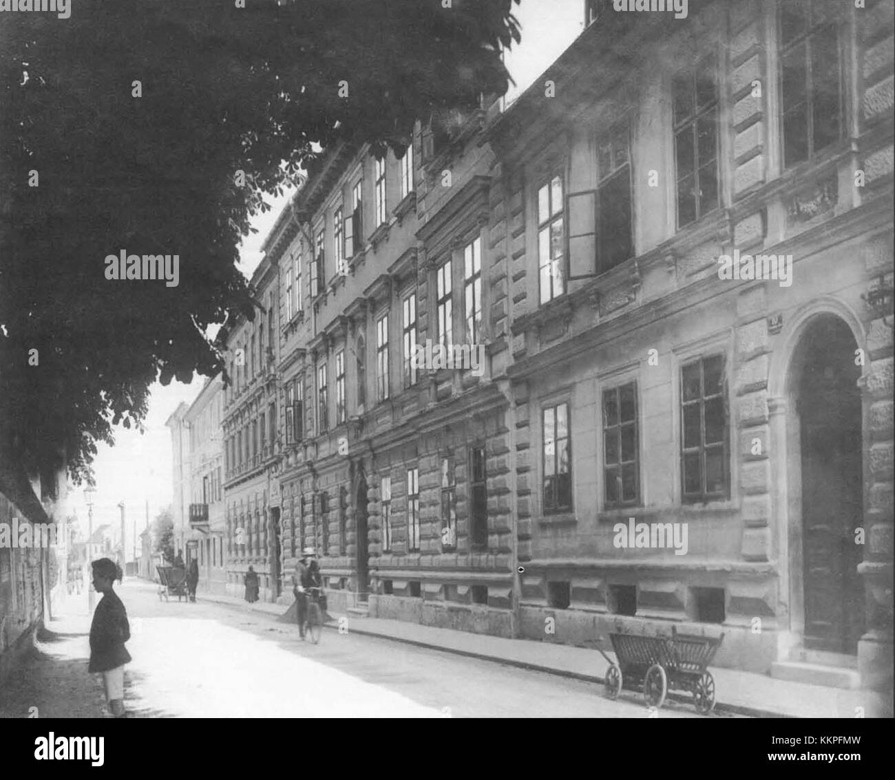 Rokodelski dom is a cultural and historical building located on ...