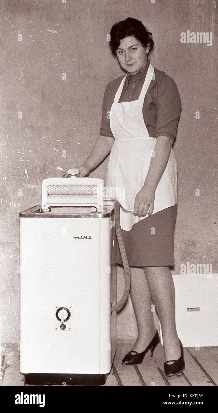 Washing machine advertisement hi-res stock photography and images - Alamy