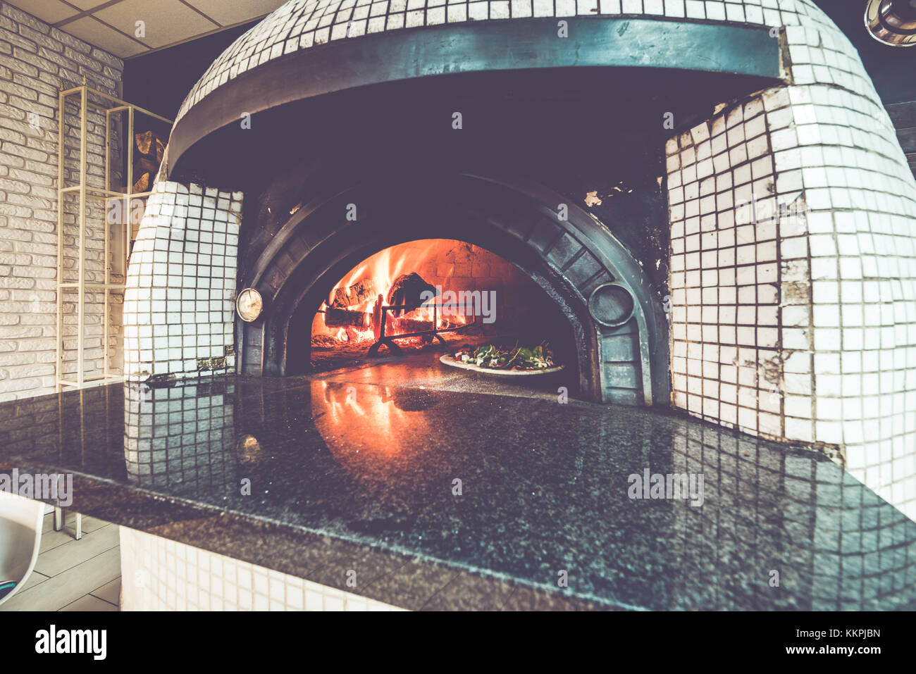 Traditional woodfired pizza oven Stock Photo - Alamy
