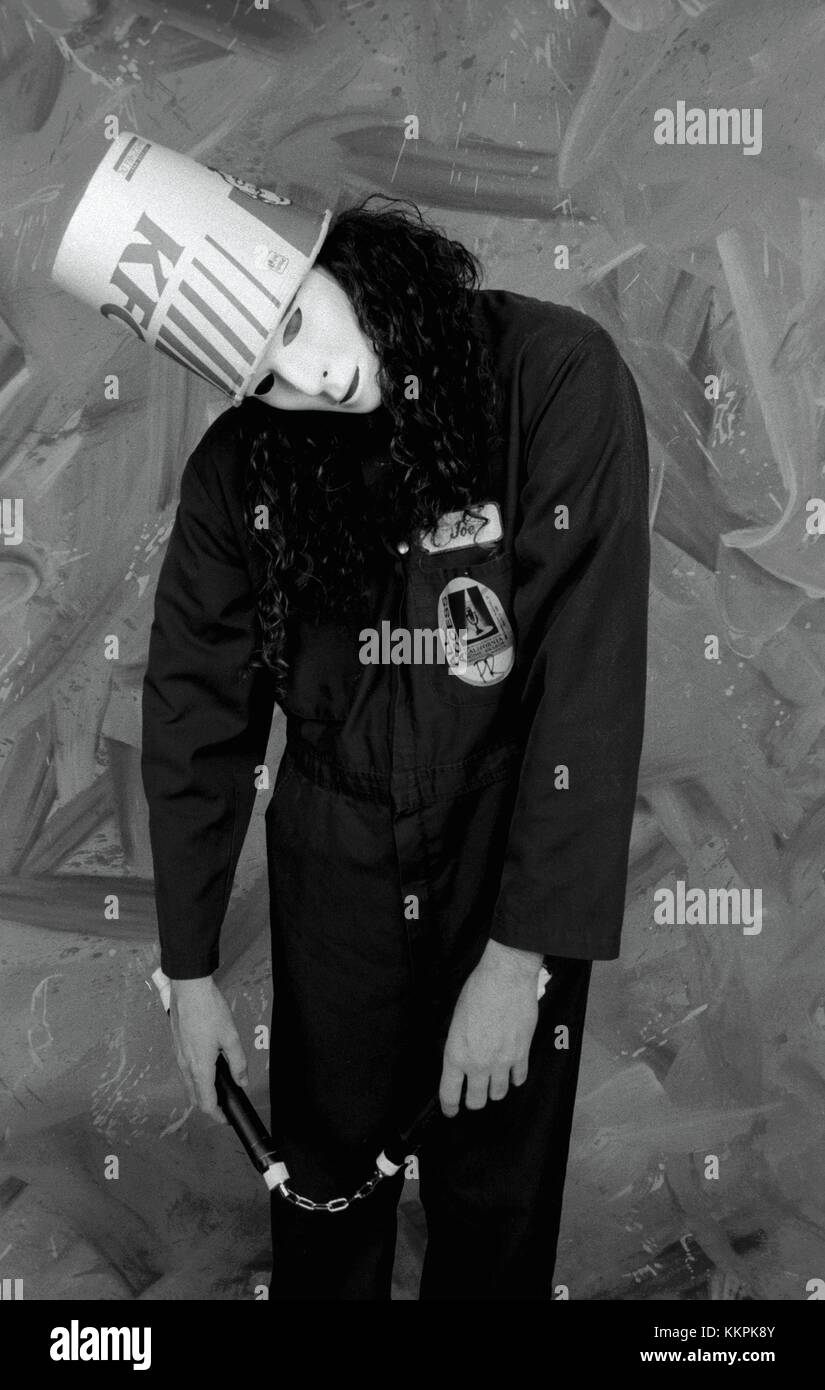 Buckethead photographed in San Fransisco, 1999. ** NO TABLIDS / SKIN ...