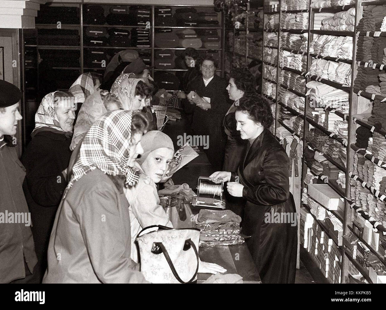 1950s store interior hi-res stock photography and images - Alamy