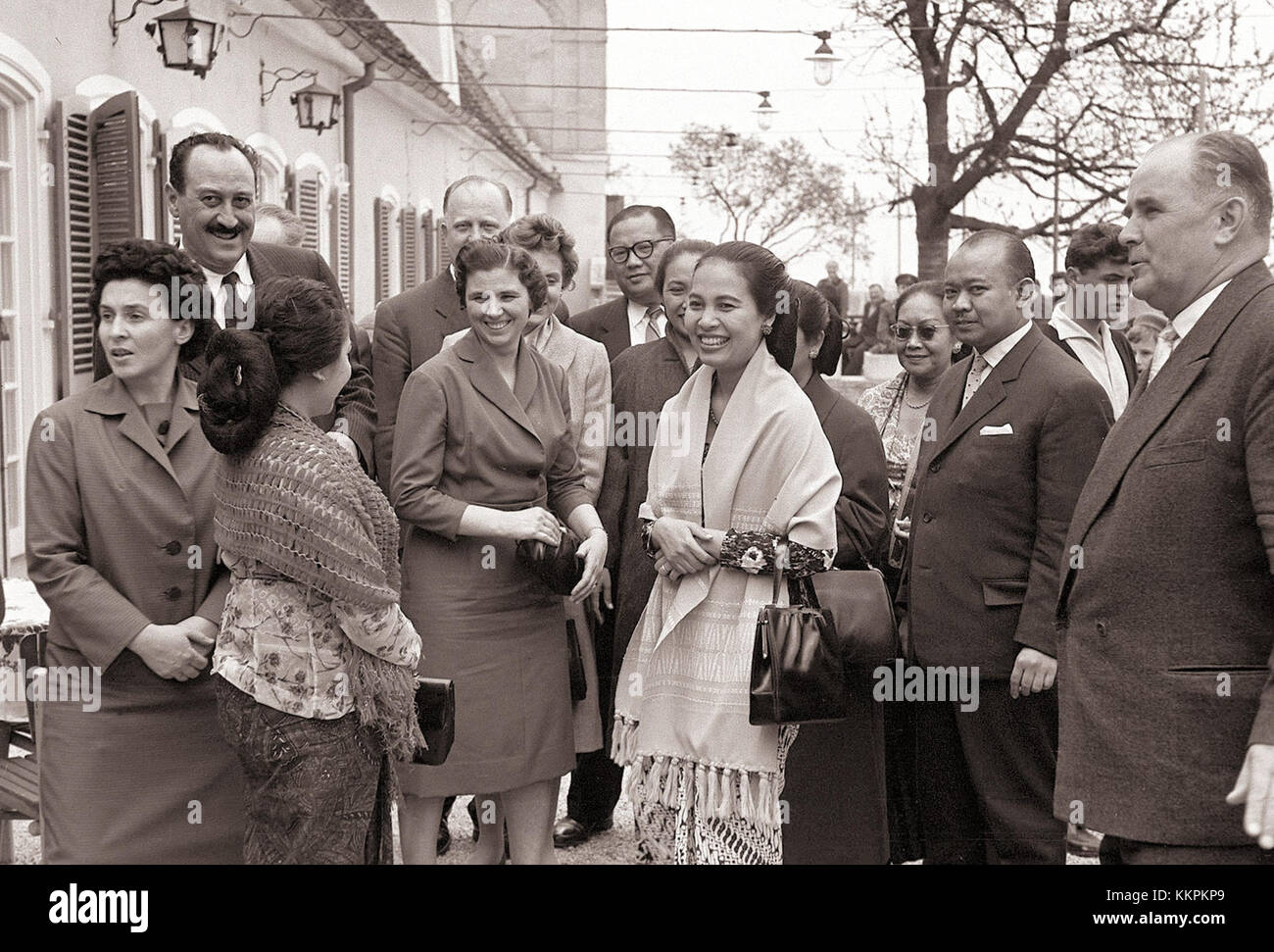 Soproga predsednika Indonezije Hartini Sukarno na Ptujskem Gradu 1960 ...