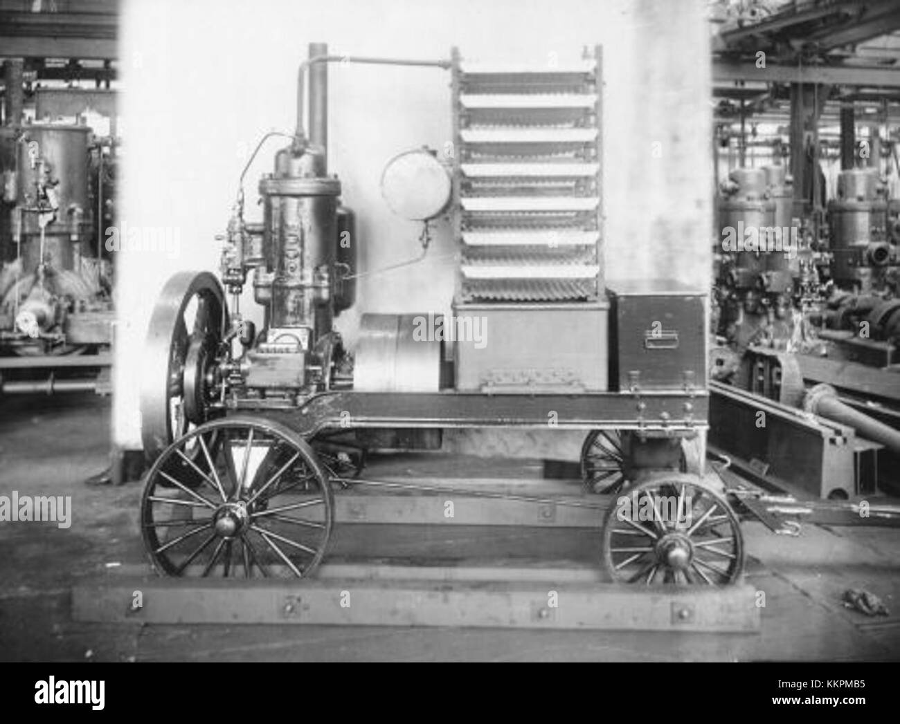 The Atlas Diesel Kompressor 1920 is an industrial engine compressor ...