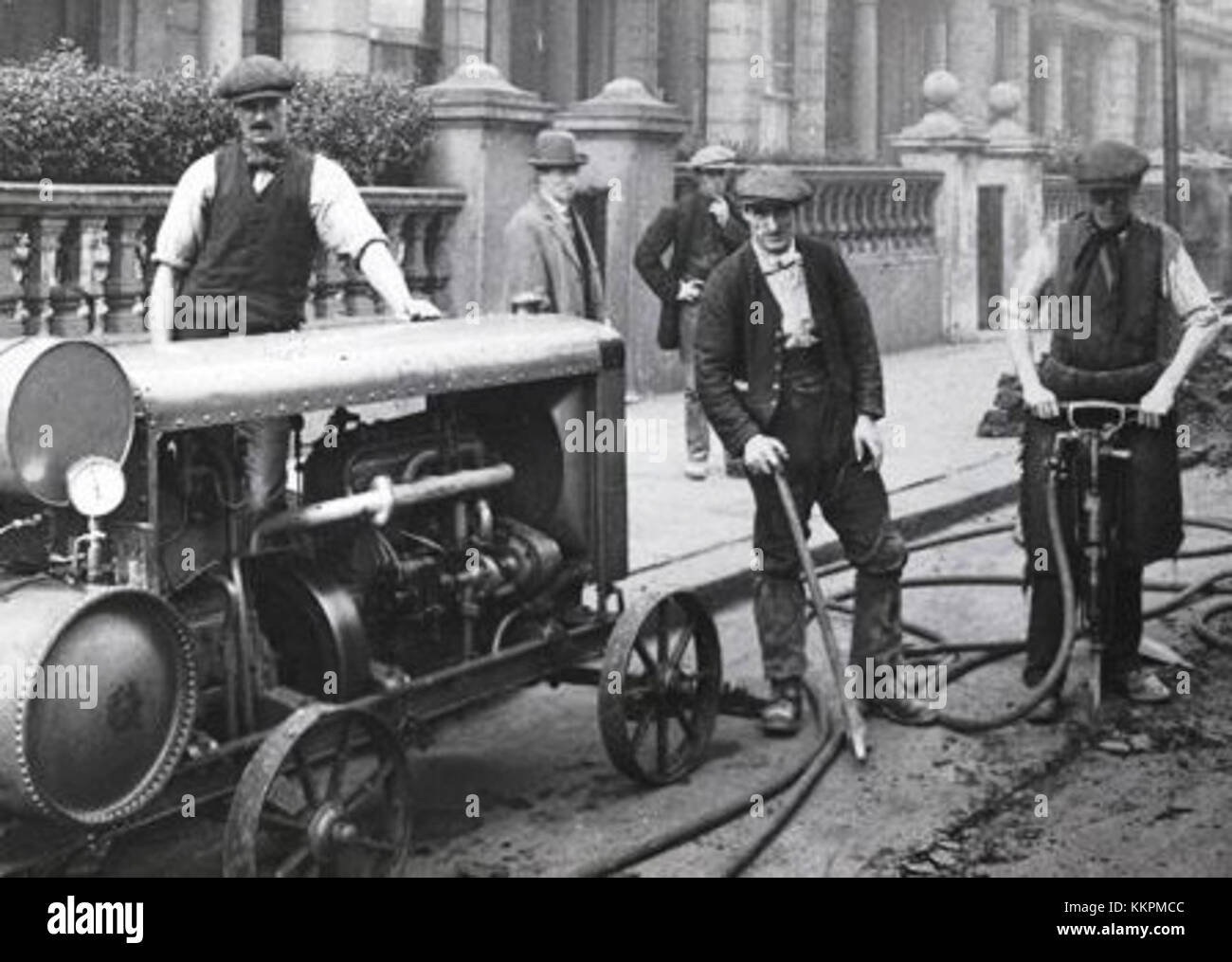 1920s factory work hi-res stock photography and images - Alamy