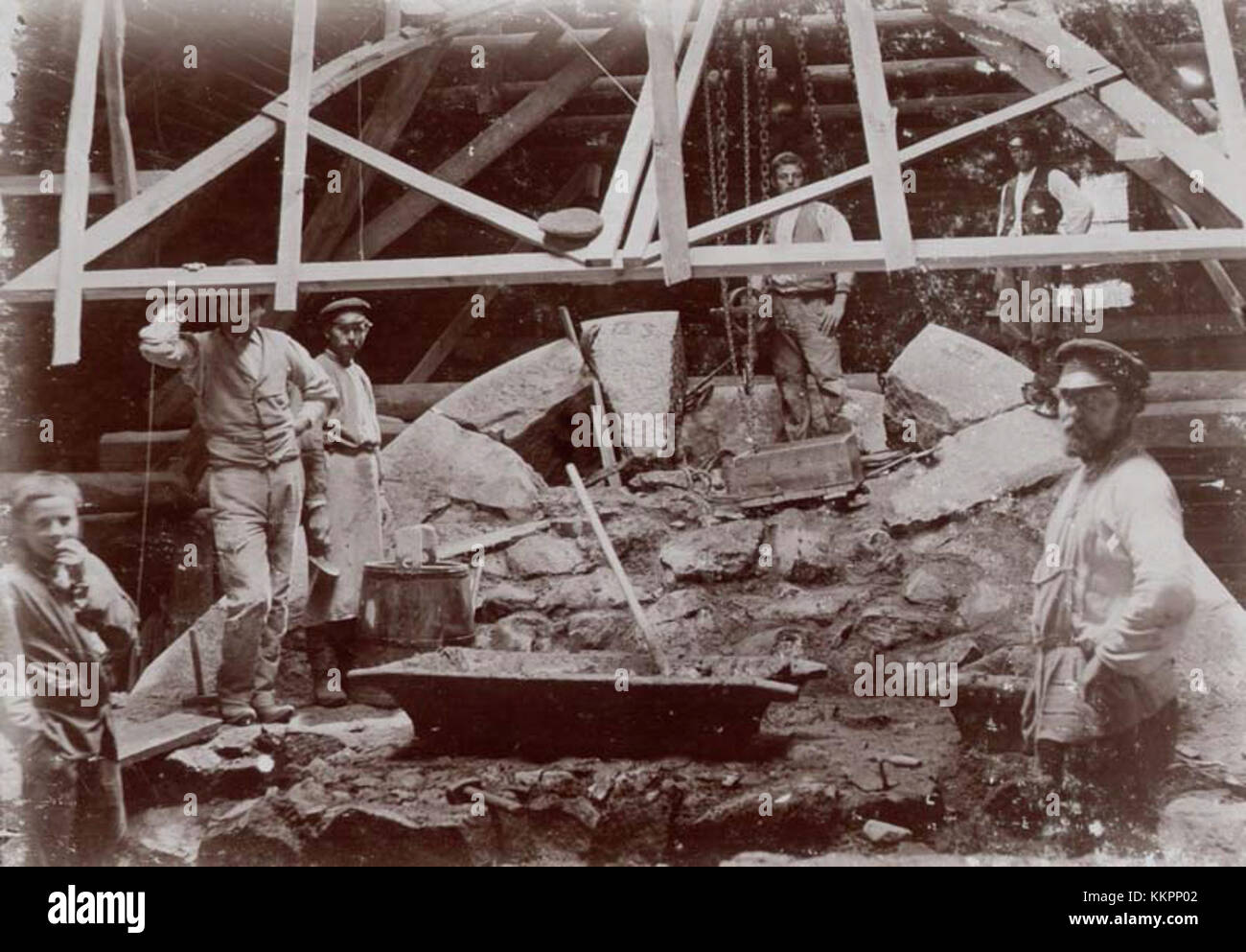 The construction of a bridge over the Niemen River, shown in this image ...